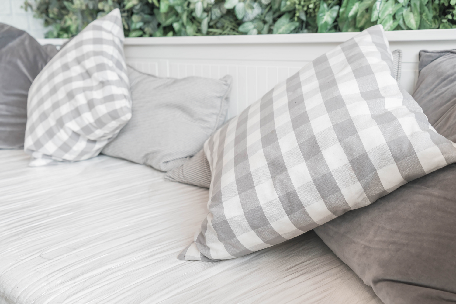 Standard Pillow Size: Dimensions and Uses – Eryn Home